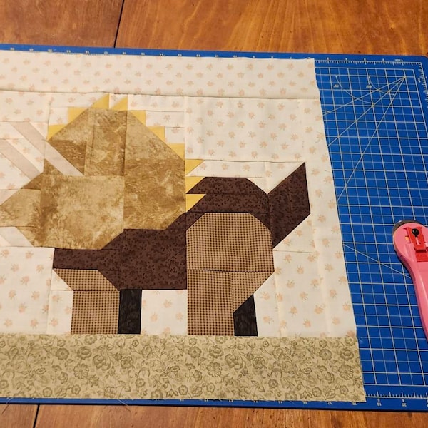 PDF Quilt Block Pattern – Stegosaurus – Dinosaur Quilt - Etsy