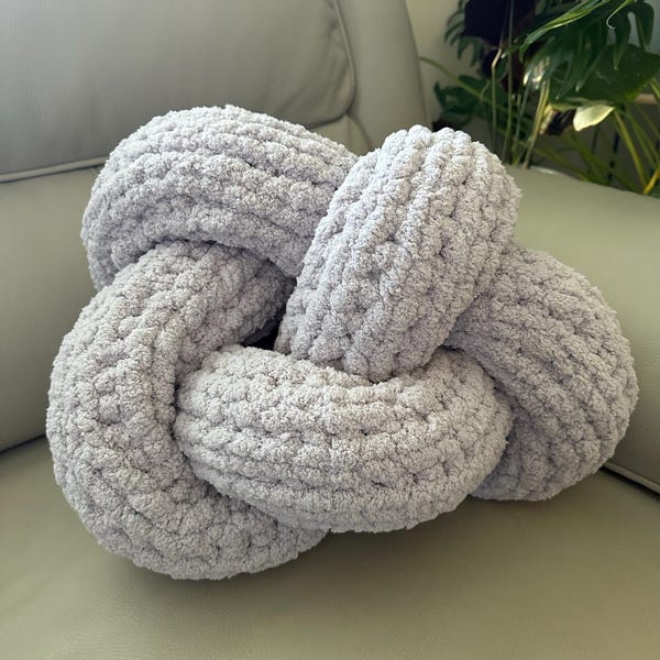 Knot Pillow Pattern • Beginner DIY Video Tutorial + PDF • Finger Knit ...