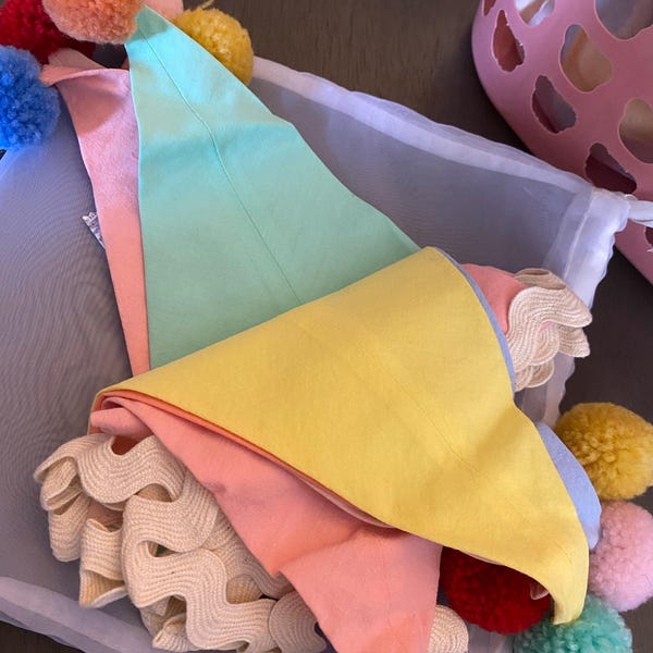 Meri Meri Pastel Pom Pom Flag Garland (pack of 1). Garland Length is 6 ...