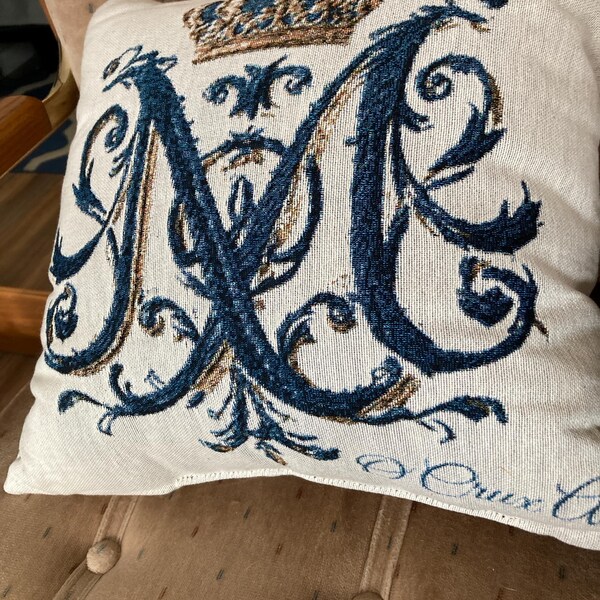 Personalized Auspice Maria Cushion – Catholic Throw Pillow With Marian ...