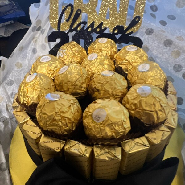 Luxury Ferrero Rocher Round Cake Giftbox. Gift for Birthday ...