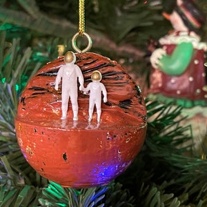 Mars Dust Globe: a Snow Globe With Martian Dust Instead of Snow - Etsy