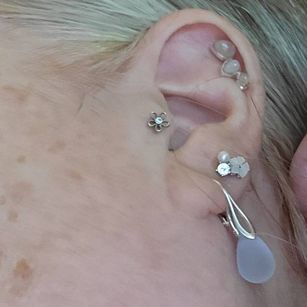 16G Shell Flower With Pearl and Crystal Earring/cartilage/conch/ Helix ...