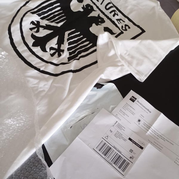 Saint Pablo Tour General Admission Wolves Sleeve Unisex Heavy Blend ...