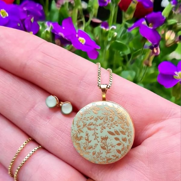 Gold Leaf Enamel Locket Flower Jewelry - Locket Photo Necklace - Etsy