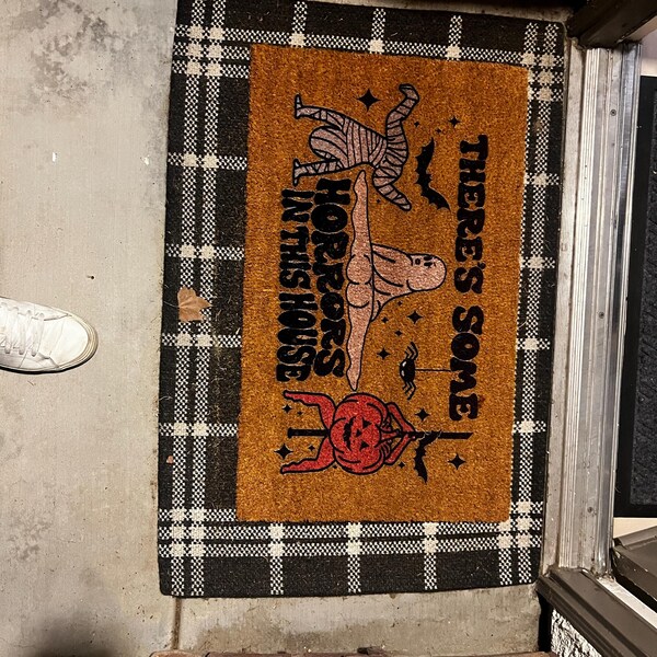 There's Some Horrors in This House Doormat, Funny Ghost Pumpkin Door ...