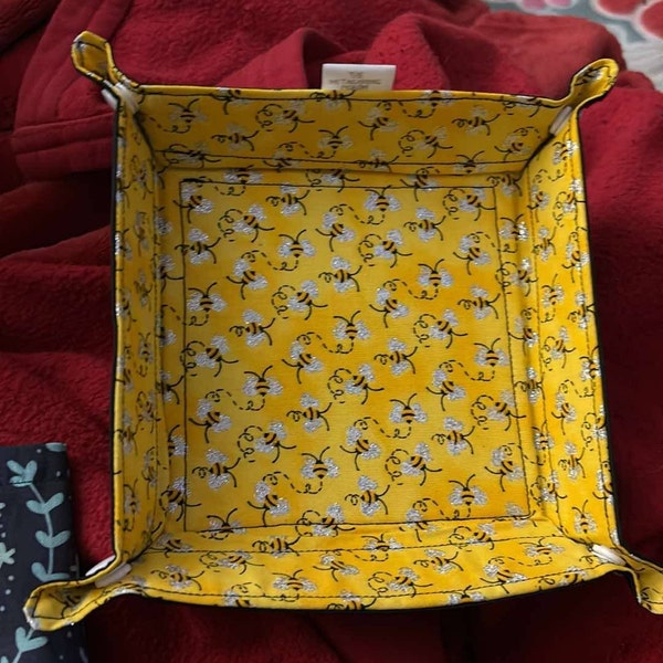Hello Bees / Reversible Collapsible Dice Tray / Bees / Critters ...