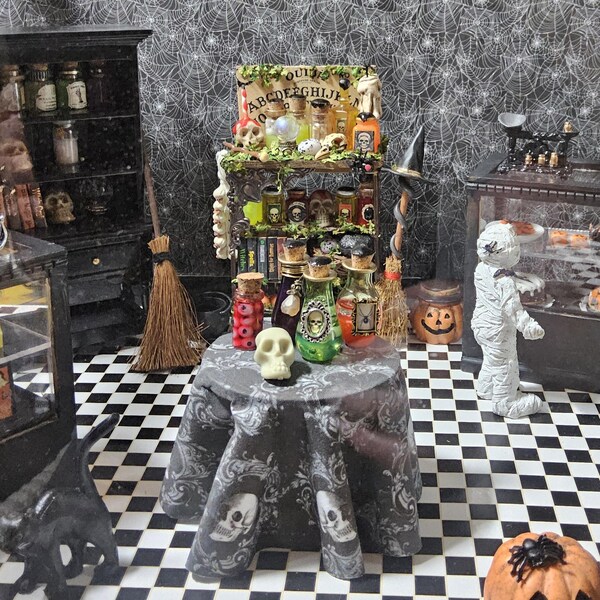 Round Table With Cloth in Black With Skull and Spider Design for ...