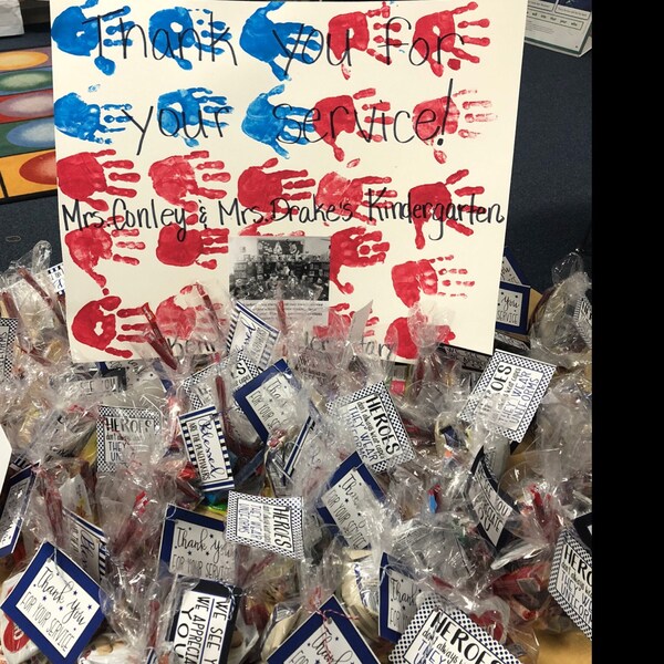 INSTANT DOWNLOAD DIY Printable Teacher Gift Tag A Teacher Takes A Hand ...