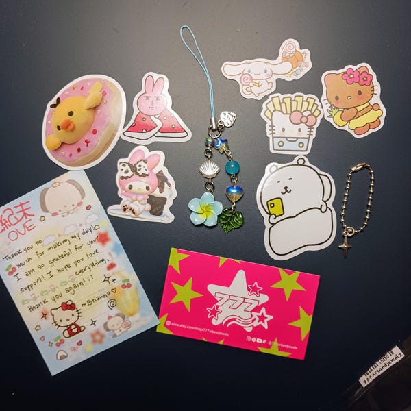 Tropical 2000s Summer Hibiscus Phone Charms, Cute Beach Themed Unique ...