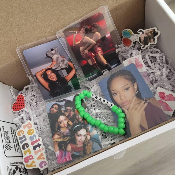 KATSEYE Manon Photocard: Kpop Eyekons Merch - Etsy