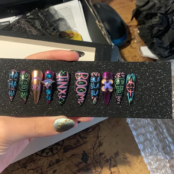 VISCERA! // Horror Movie & Human Anatomy Custom Nail Set - Reusable ...
