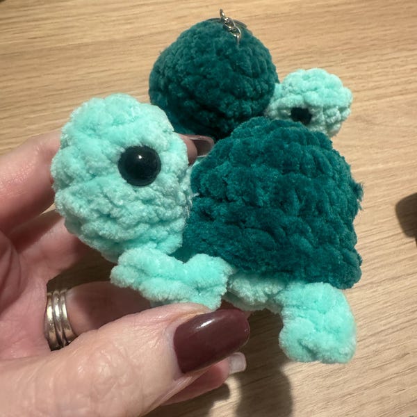 Turtle Keychain Pattern | No Sew Keychain Patterns | Crochet Keychains ...