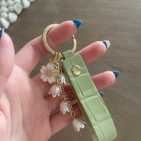 Daisy Keychain Accessories,tulip Car Key Ring Charm,bag Pendant - Etsy
