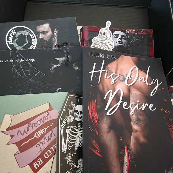 Black Books by the Foot: Gothic, Dark Fantasy, Dark Romance, Horror ...