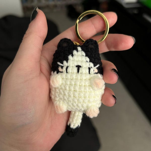 Crochet Cat Amigurumi Keychain | Custom Color Handmade Keyring for ...