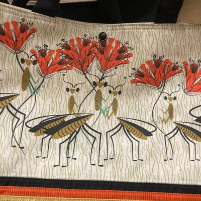 Praying Mantis Shoulder Bag Lily Garden Purse Summer Flowers Handbag ...