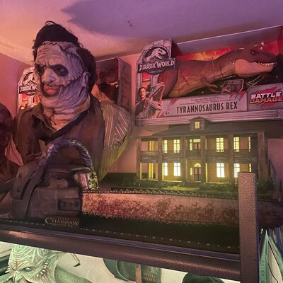 Midsommar Yellow Pyramid Building Midsommar Temple Miniature Diorama ...