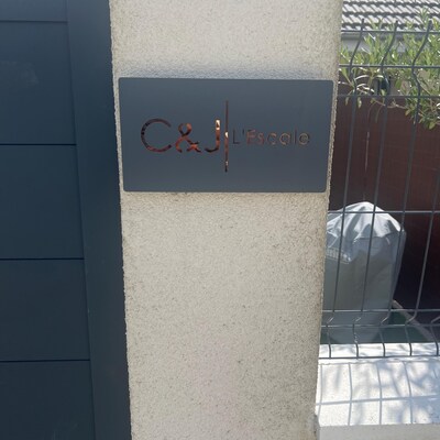 K Smart Sign Bellissima S1 Laser Cut Matt White & Black Marble Floating ...
