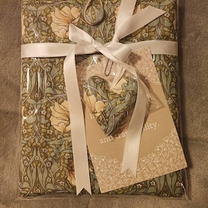 Blue Strawberry Thief Book Sleeve With Closure and Front - Etsy