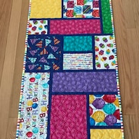 Quilted Table Runner Pattern - Random Windows Table Runner - PDF Download #545 - Etsy Canada