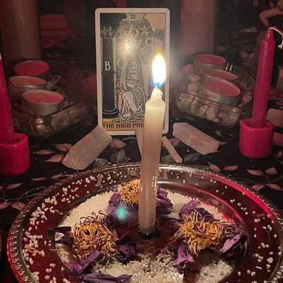 Hekate Ritual Oil for Invoking and Honoring Hekate Herb and Crystal ...