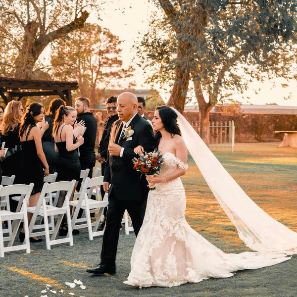 Scallop Cut Veil Flower, Mermaid Tail Bridal Veil, Veil Wedding ...