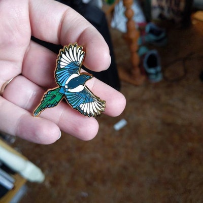 Magpie Enamel Pin - Etsy