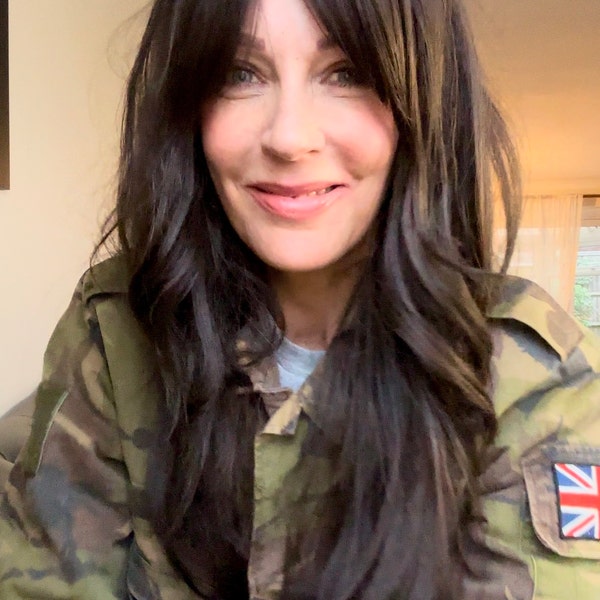 1996 - 90s Inspired Layered Hair Wig Dark Warm Brown With Bangs ...