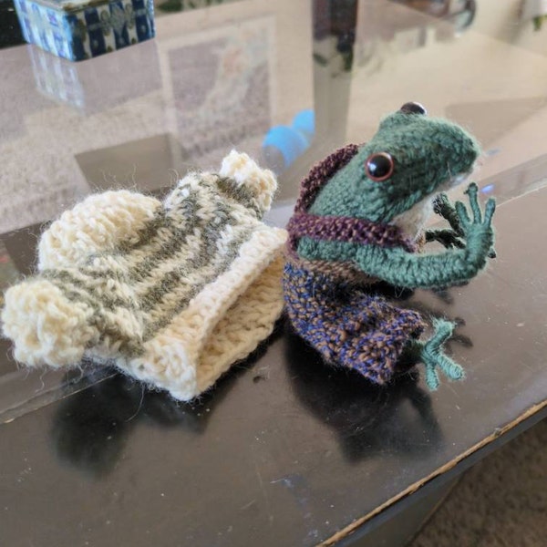 Cloak With Hood Pattern for Knitted Frog - Etsy