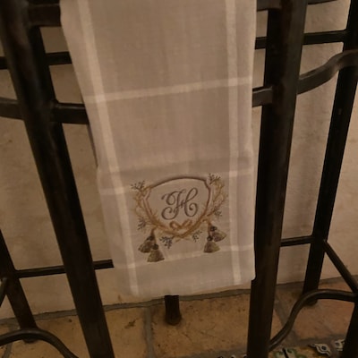 Rustic Crest Machine Embroidery File Design 4x4 Inch Hoop Monogram ...