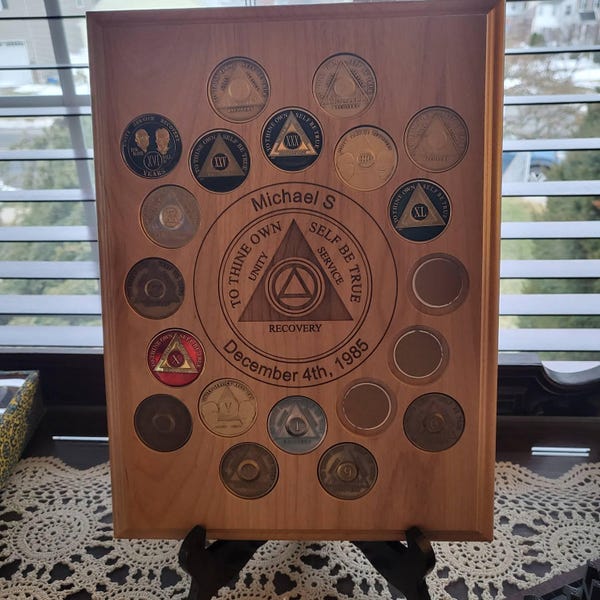 20 Space AA Medallion Holder, Personalized Recovery Coin Display Plaque ...