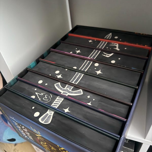 A Court of Thorns and Roses Series- ACOTAR - Fore-edge Painting - Hard ...