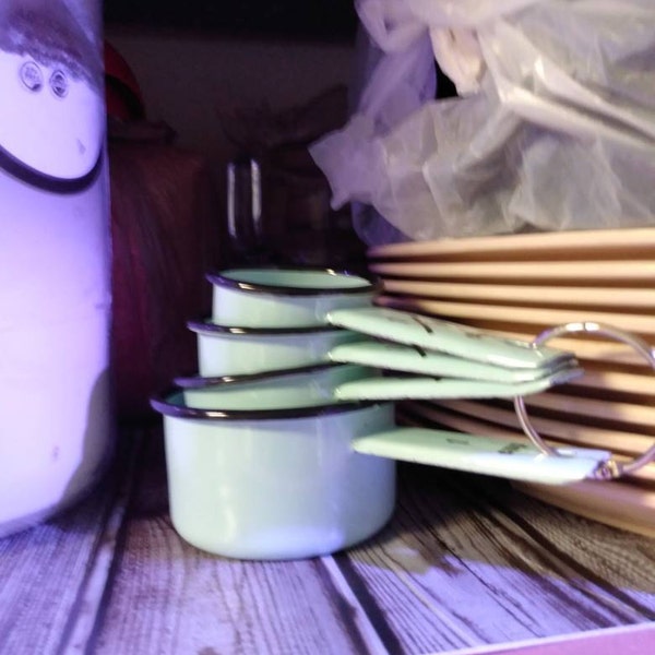 Nesting Vintage Style Stacking 4 Pc. Measuring Cups Set 1/4, 1/3, 1/2 ...