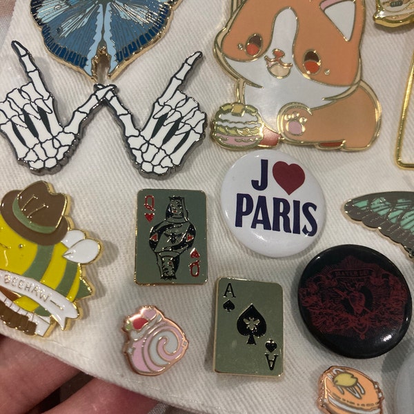 Ace of Spades Golden Playing Card Gold Soft Enamel Pin, Bee Deck Poker ...