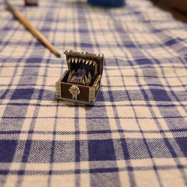 Opening Mini Mimic-you Can Close and Open It! Looks Like an Innocent ...