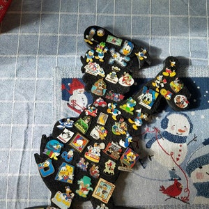 Donald Duck Disney Pin Board, 18 Tall Disney Pin Trading Pin Display ...