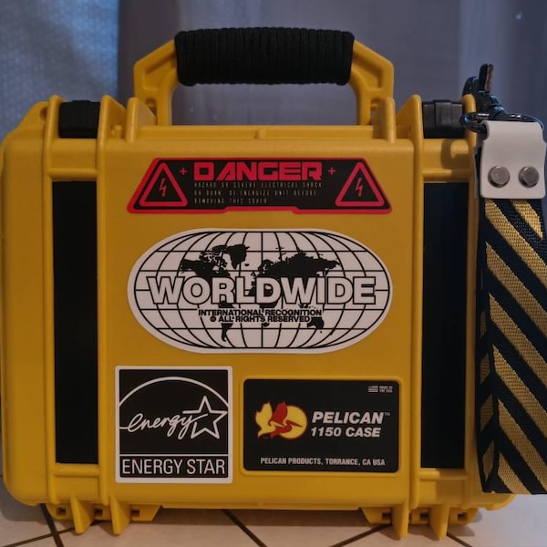 Modern Acrylic and Wood Photo Frame, U-shaped Floating Picture Display ...