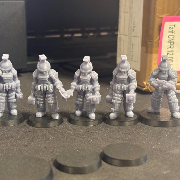 Replicants and Runners Miniatures by Papsikels Miniatures Dnd, Dungeon ...