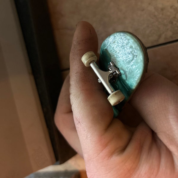 Realistic Looking Miniature Finger Surfboard Plastic Surfing Board for ...