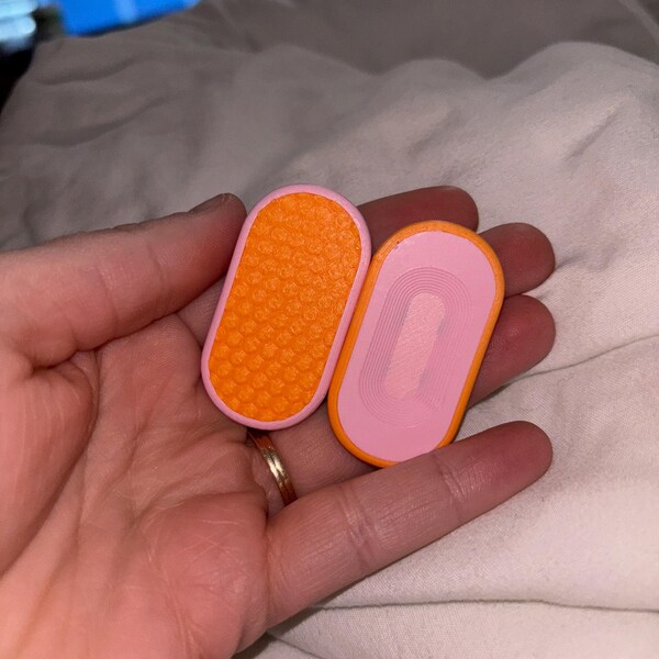 Fidget Holder Keychain - 3D Printed Slider Carrier for the Pill - Etsy