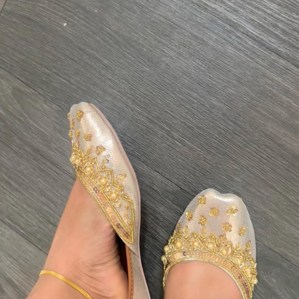 Layla Handmade Ladies Pakistani Indian Khusa Sandal | Sequin and Pearl ...