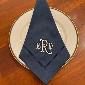 Fleur De Lis Embroidered Cloth Dinner Napkins, Set of 4, Fleur De Lis ...