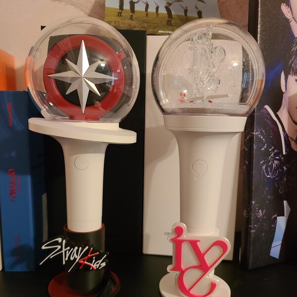 KPOP Lightstick Stand for SKZ Stray Kids – V1 & V2 Lightstick - Etsy