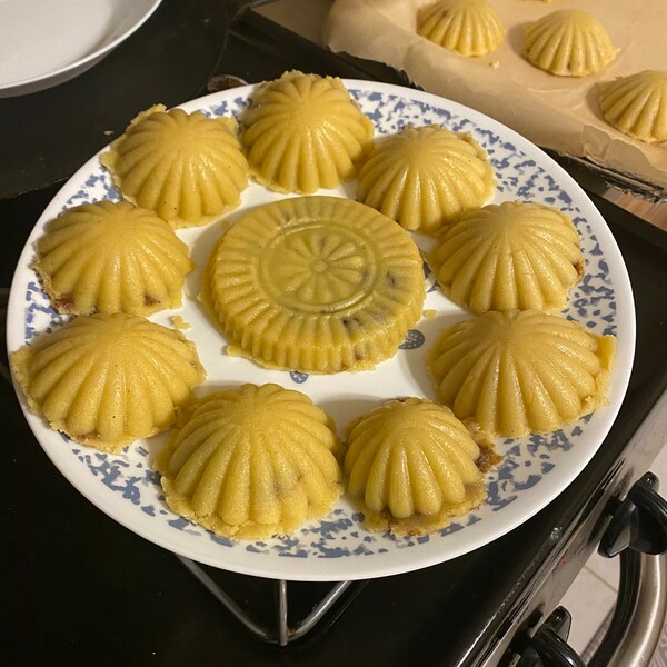 Keffiyeh Shemagh Embroidered With Hand Embroidery With A Palestinian ...