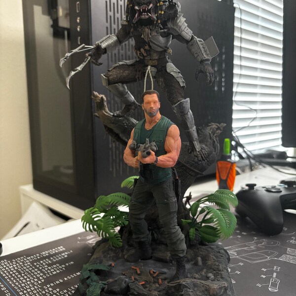 Diorama Predator and Dutch - Fan Art - Handmade Painted Predator Wolf ...