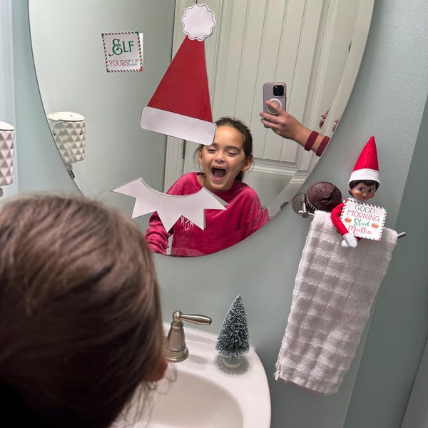 Elf Yourself Mirror Activity | Funny Kids Dress-up Props & Signs ...