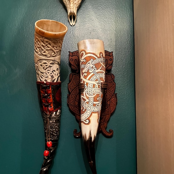 Wooden Wall Mount for Hand and a Half Sword, LARP, COSPLAY, ATREZZO ...