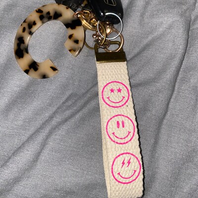 Smile Keychain Wristlet / Key Fob / Smile Keychain / Smiley Face ...