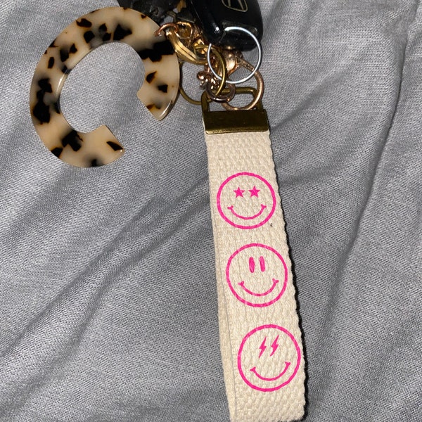 Smile Keychain Wristlet / Key Fob / Smile Keychain / Smiley Face ...